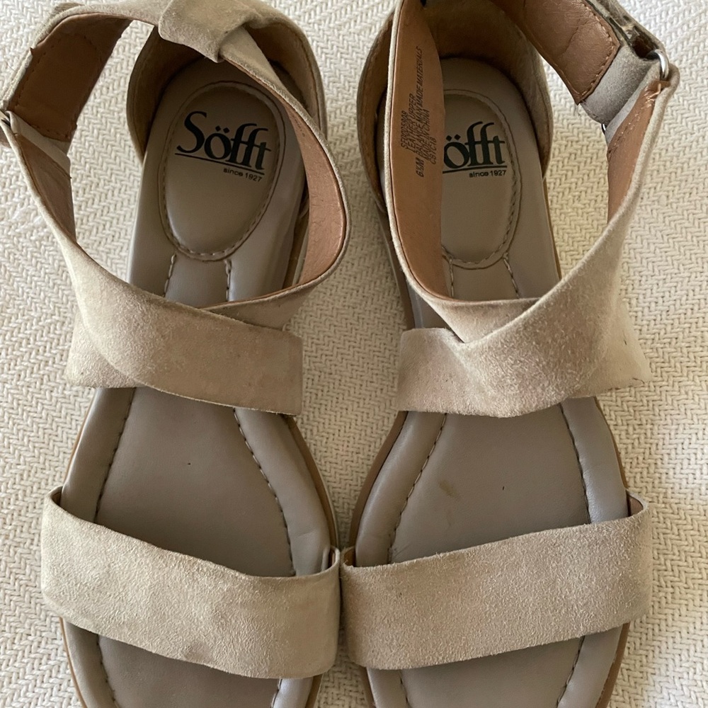 Softt Since 1927 Velcro Cross Over Strap Shoes Size 6… - Gem